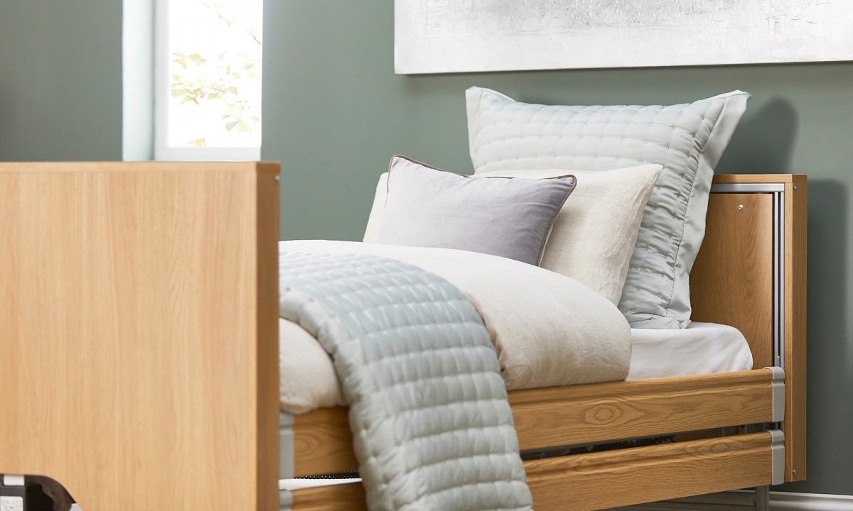 Hickleys Healthcare : Classic Profiling Bed